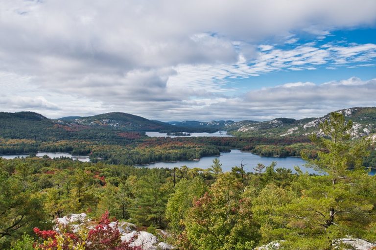 How to hike Killarney Provincial Park's "The Crack" Trail